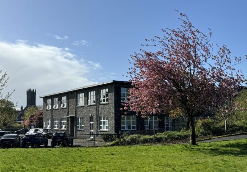 Das High Cross College – Eine typische Mädchenschule? – HINTERM HORIZONT