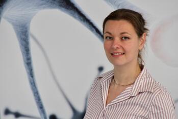 Dr. Anna Ziegler