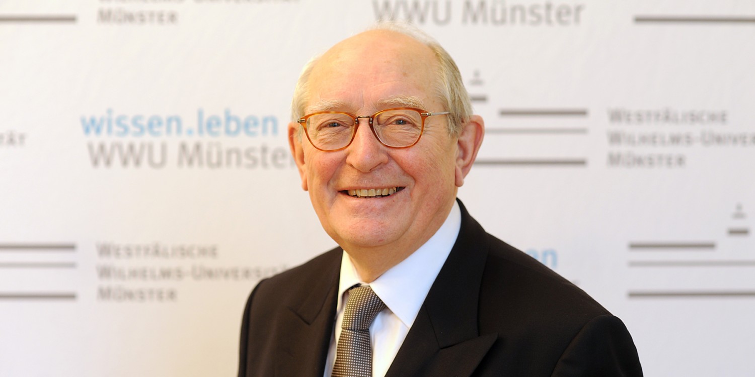 Ehemaliger Rektor der Universität Münster mit Nationalem Orden vom ...