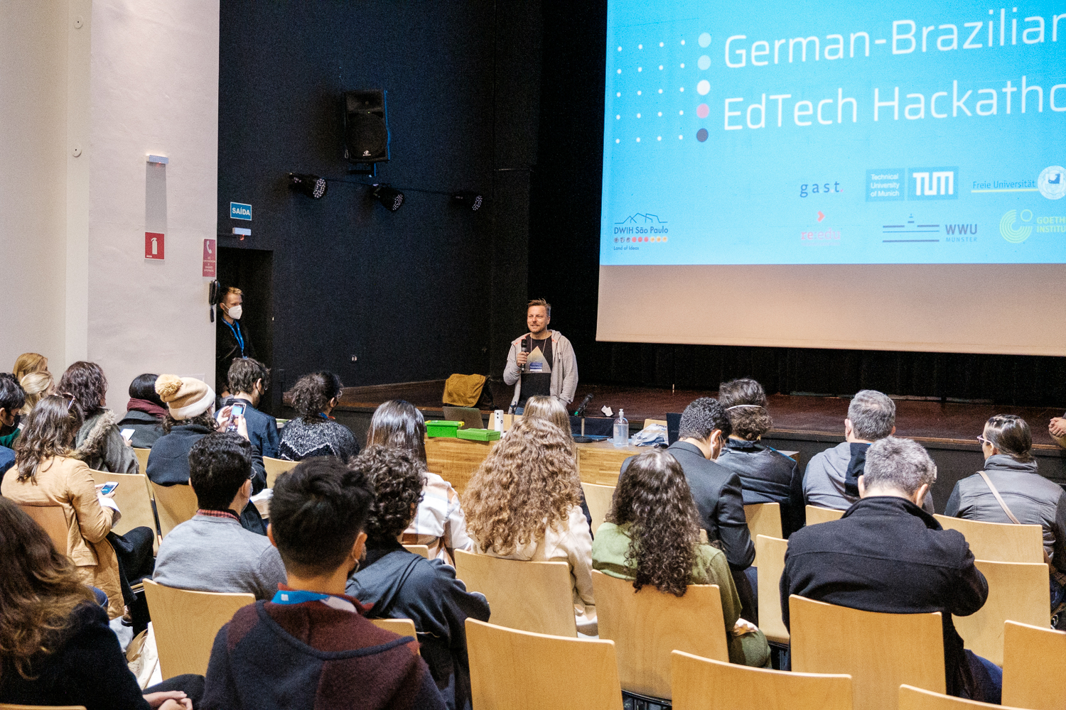 Kreativen Ideen und kollegiale Zusammenarbeit auf Erstem Deutsch-Brasilianisches EdTech Hackathon