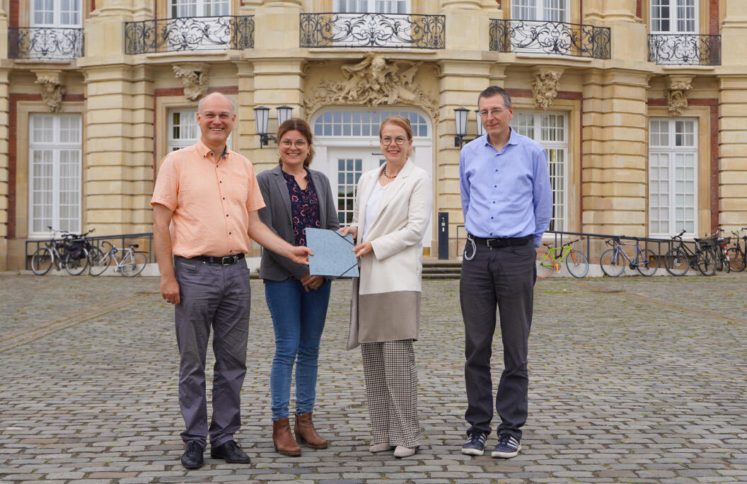 Fachbereich Mathematik und Informatik FB 10