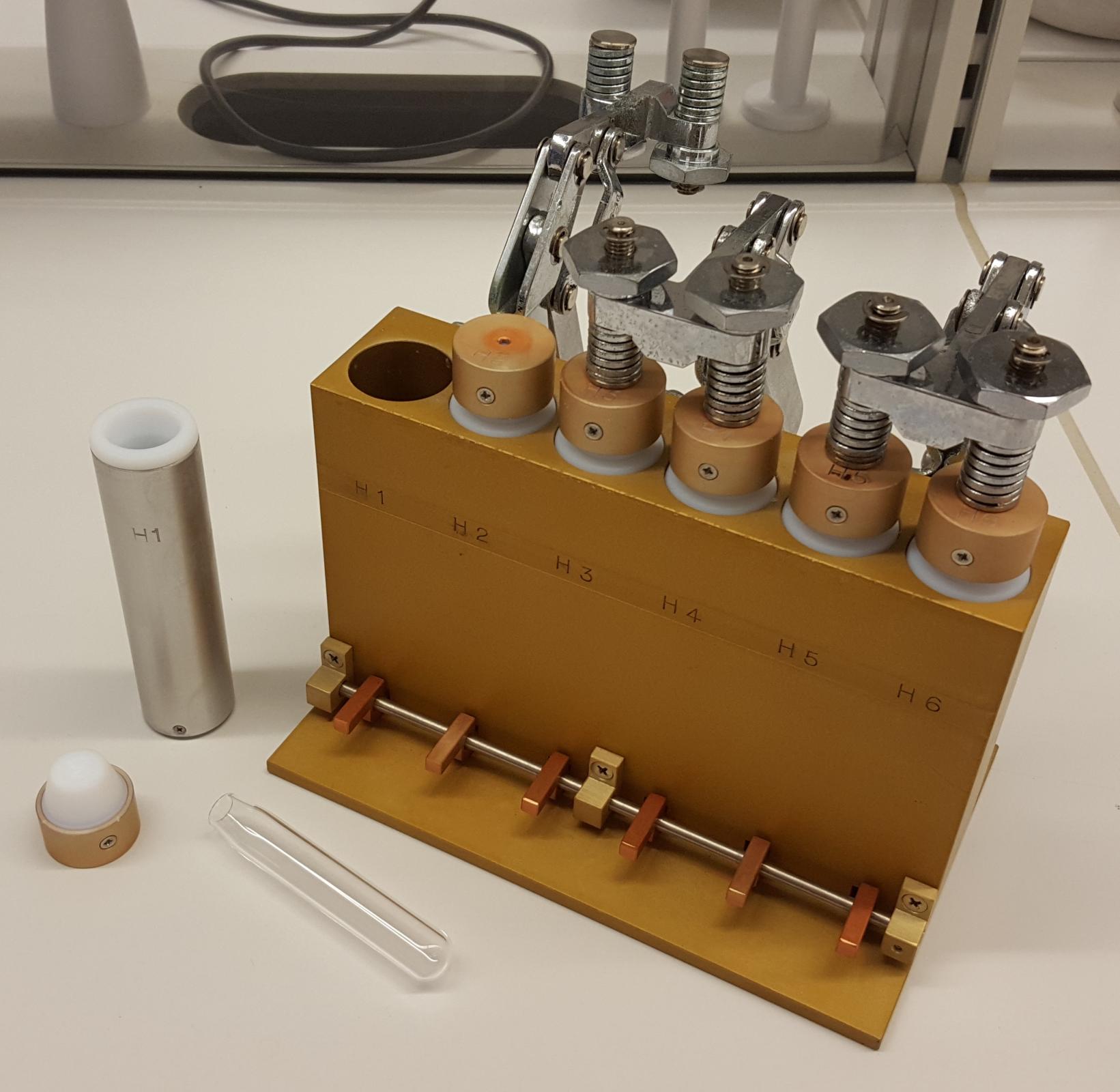 IGP - Applied Geology - Laboratory Equipment