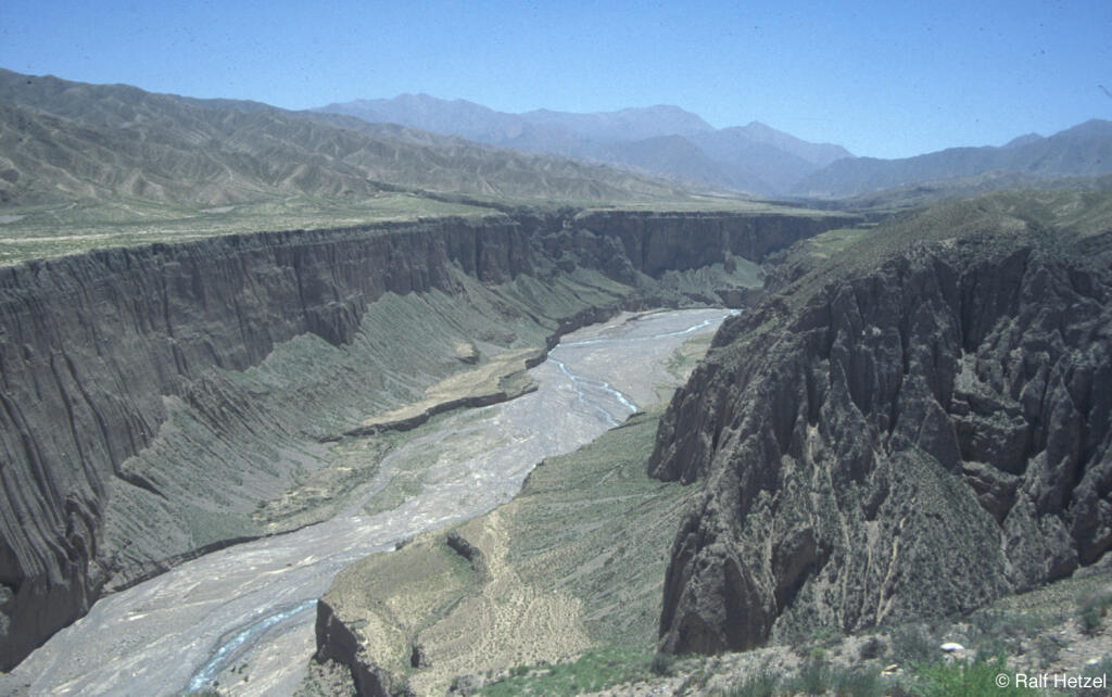 IGP - Tectonics and Structural Geology - Photo gallery - Faulting and ...