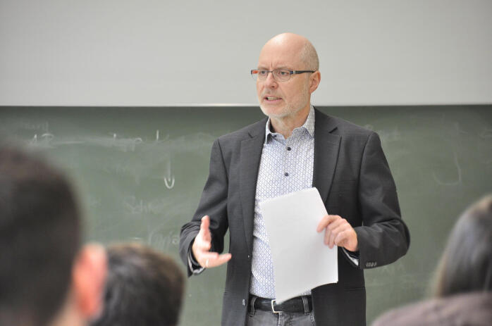 Germanistik - Dr. Jürgen Gunia