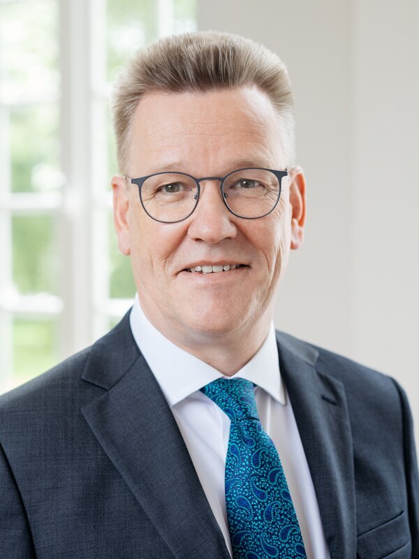 Astroseminar - Prof. Dr. Johannes Wessels