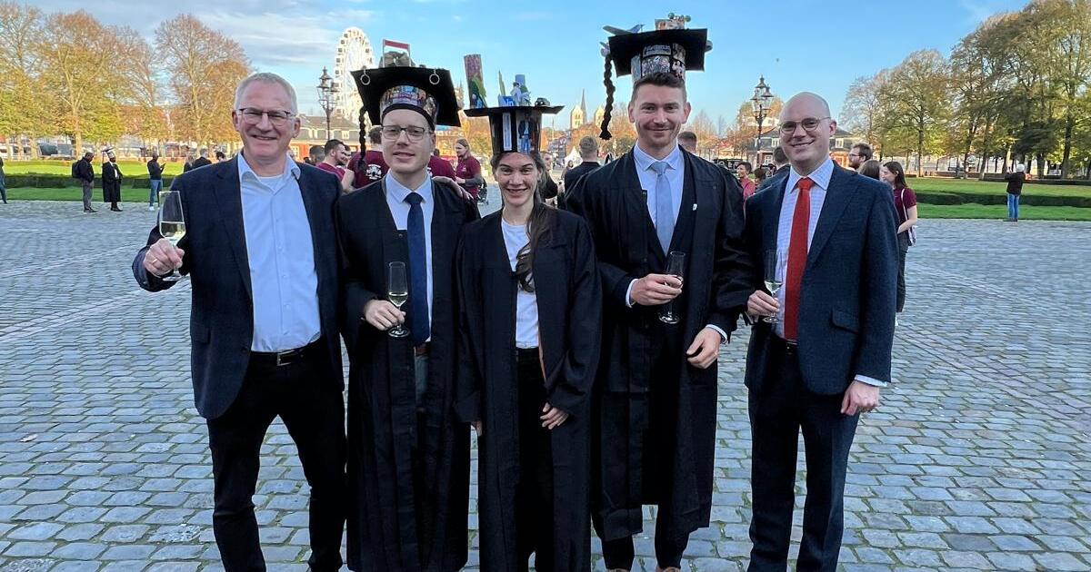 Feierliche Graduierung dreier Promovenden der Wirtschaftschemie