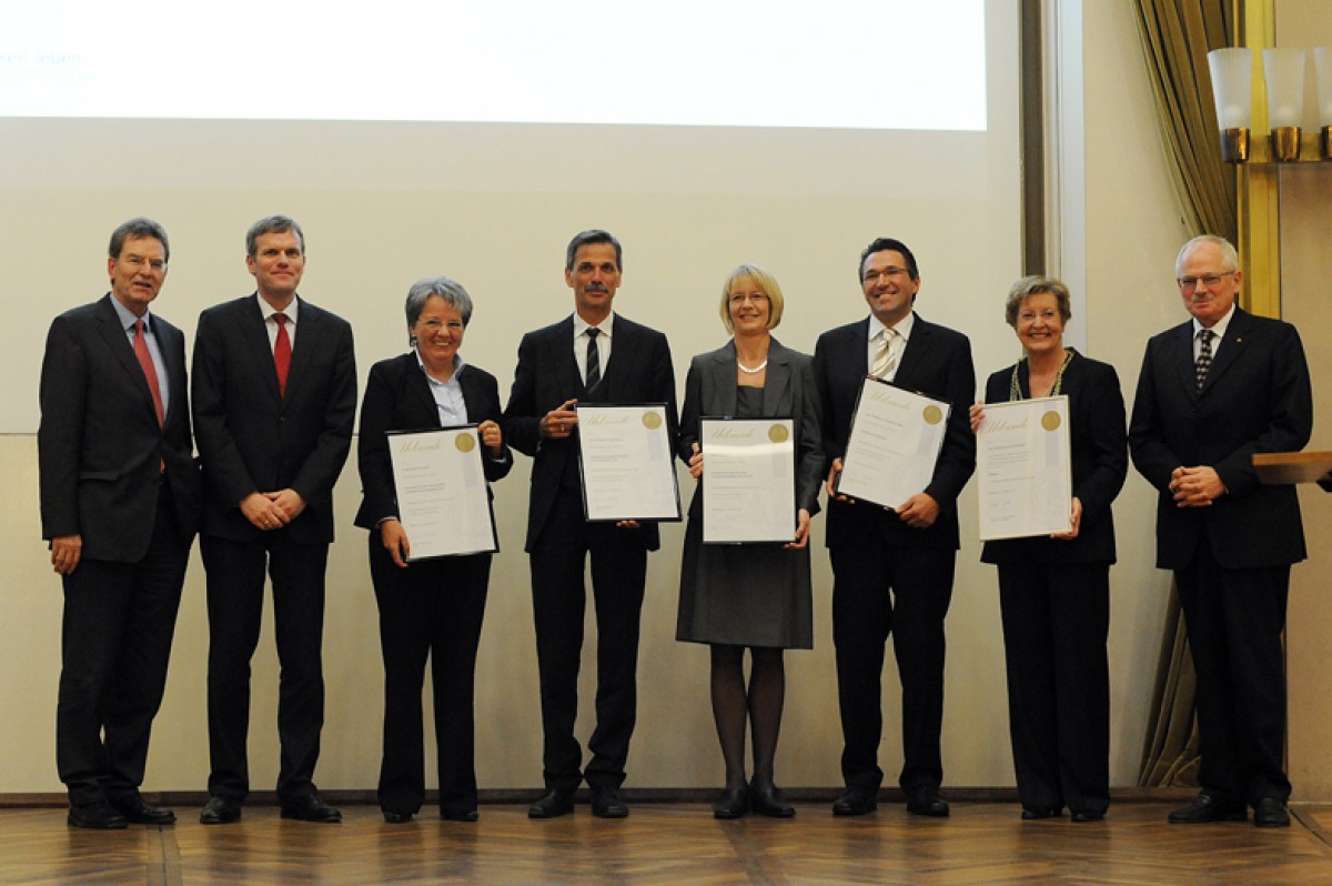 Von Dienstreisen, Grußworten und jeder Menge Sitzungen