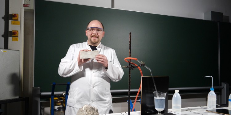 Chemiker laden zur digitalen Weihnachtsvorlesung ein