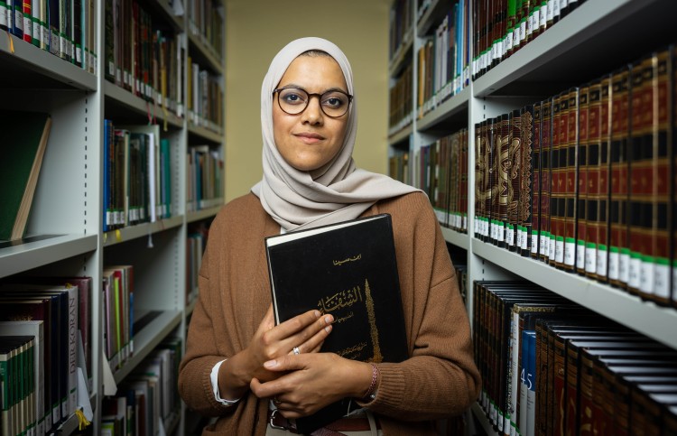 Asmaa El Maaroufi forscht zur Tier- und Umweltethik im Islam – ein Porträt